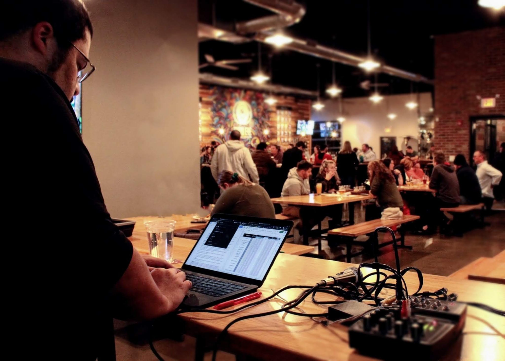 How to Host a Trivia Night - Last Call Trivia